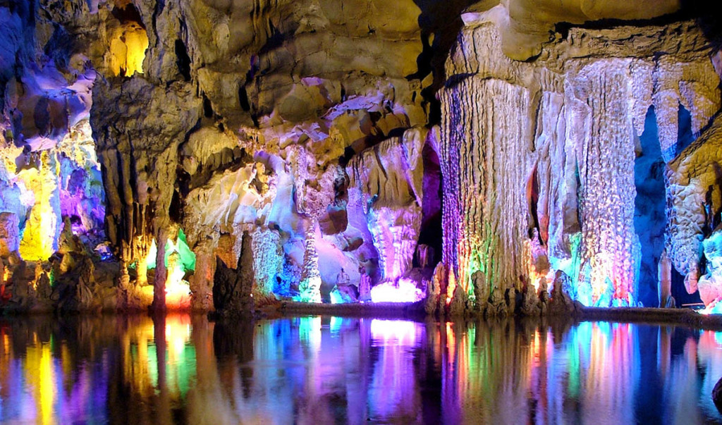Famous Underground Caves in the World - El Take it Easy